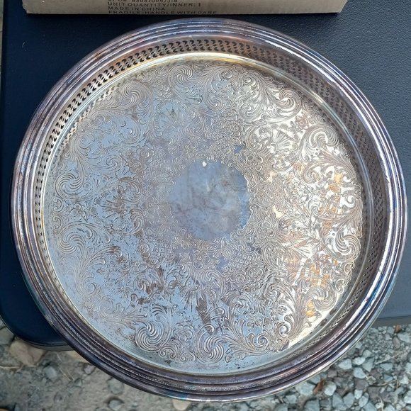 Sheridan Taunton Silversmiths | Dining | Vintage Round Engraved ...